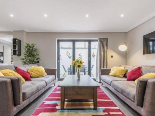 Princess Victoria Street, Clifton. 3 bed terraced house to rent £4,950 pcm £1,142 pw