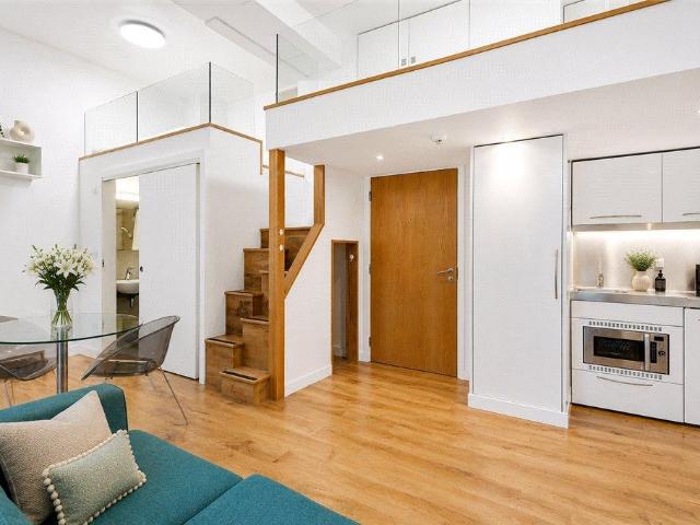 Princess Beatrice House, Chelsea. Studio to rent £2,167 pcm £500 pw
