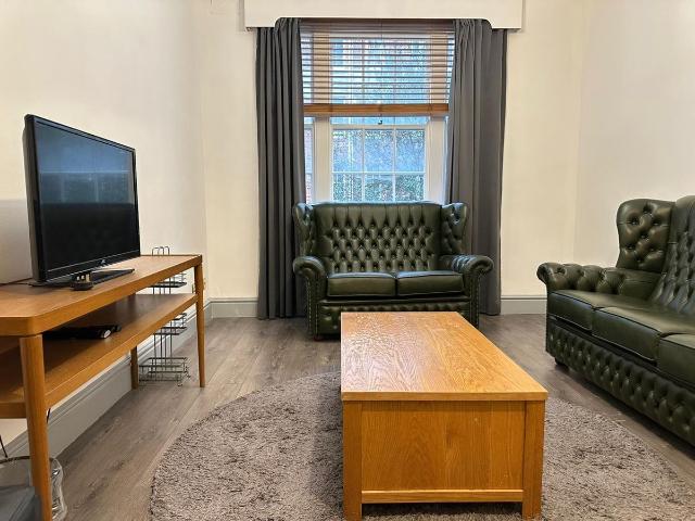 Princess Court, Queensway, London W2, 2 bed flat to rent, £3,400 pcm | PrimeLocation