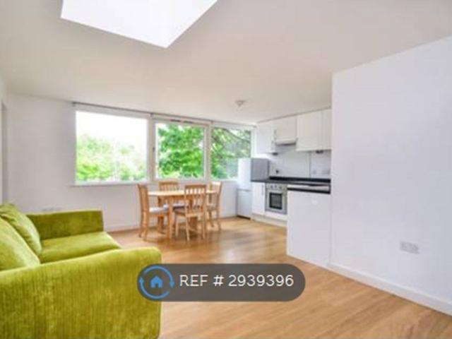 Princess Louise Building, London SE8, 2 bed flat to rent, £2,000 pcm | PrimeLocation