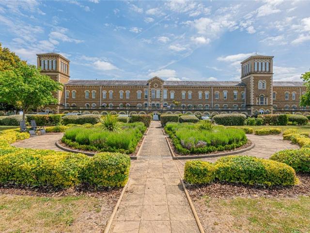 Princess Park Manor, New Southgate, London N11, 3 bed flat to rent, £3,400 pcm | PrimeLocation