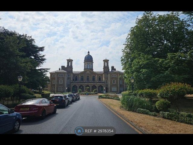 Princess Park Manor, London N11, 3 bed flat to rent, £2,600 pcm | PrimeLocation