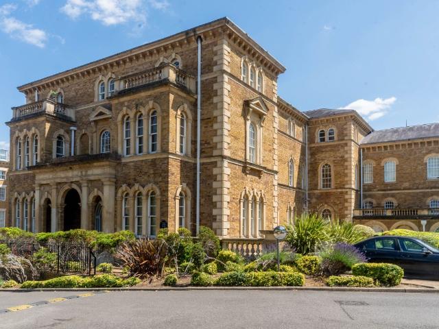 Princess Park Manor, Royal Drive, London N11, 1 bed flat to rent, £1,599 pcm | PrimeLocation