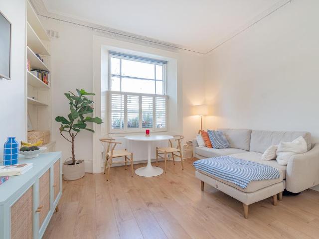 Princess Road, London NW1 2 bed apartment to rent £3,000 pcm £692 pw