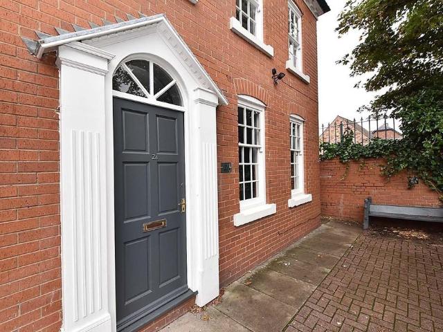 Princess Street, Knutsford 2 bed apartment to rent £1,495 pcm £345 pw