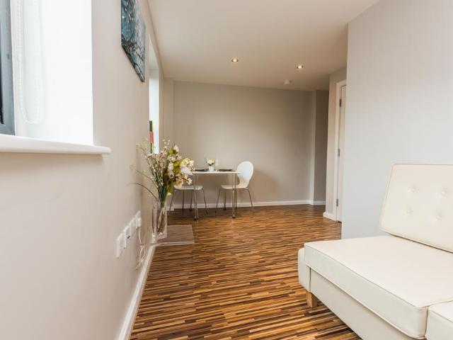 Princess Street, Manchester M1 2 bed apartment to rent £1,683 pcm £388 pw