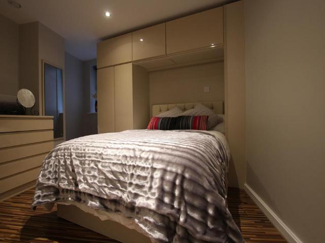 Princess Street, Manchester M1 2 bed apartment to rent £1,885 pcm £435 pw