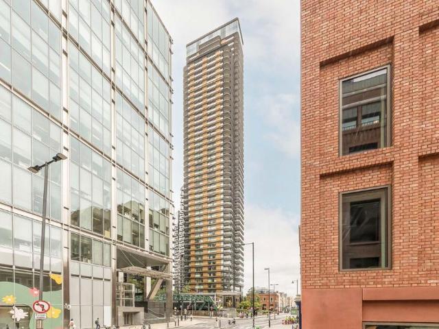 Principal Place, London EC2A 2 bed flat to rent £4,900 pcm £1,131 pw