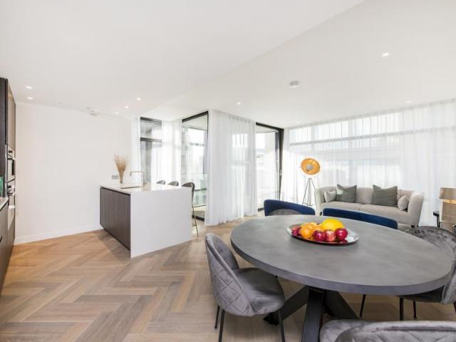 Principal Tower, 2 Principal Place. 2 bed apartment to rent £4,767 pcm £1,100 pw