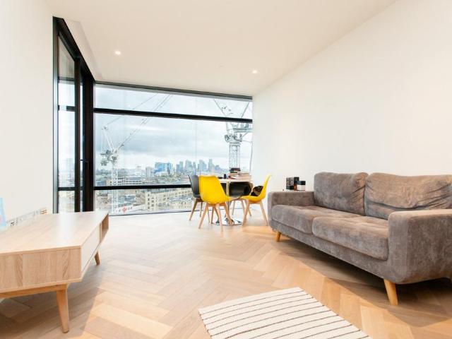 Principal Tower, Principal Place. 1 bed flat to rent £3,950 pcm £912 pw