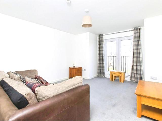 Pringle Drive, Edinburgh, EH16 2 bed flat to rent £1,325 pcm £306 pw