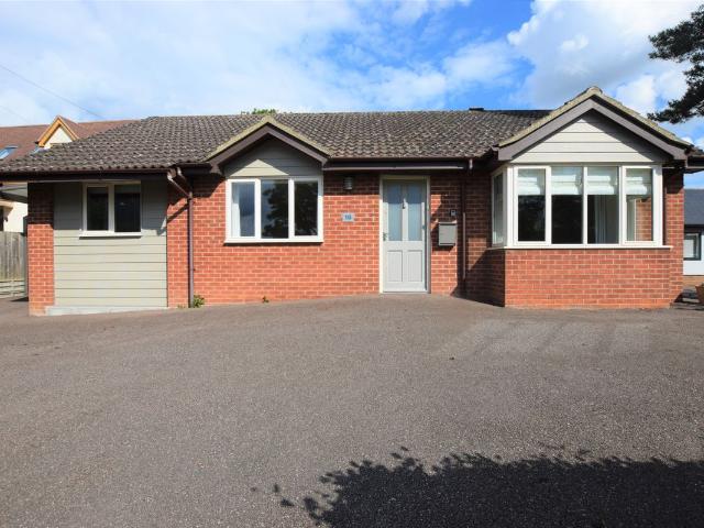 Pringle Way, Little Stukeley, Huntingdon PE28, 2 bed detached bungalow to rent, £1,495 pcm | PrimeLocation