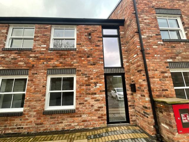 Printer Place, Sandbach CW11, 3 bed flat to rent, £1,100 pcm | PrimeLocation
