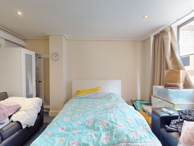 Printers Inn Court, London, London EC4A, 3 bed flat to rent, £4,010 pcm | PrimeLocation