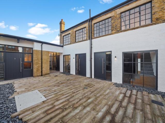 Printers Mews, Teddington, TW11