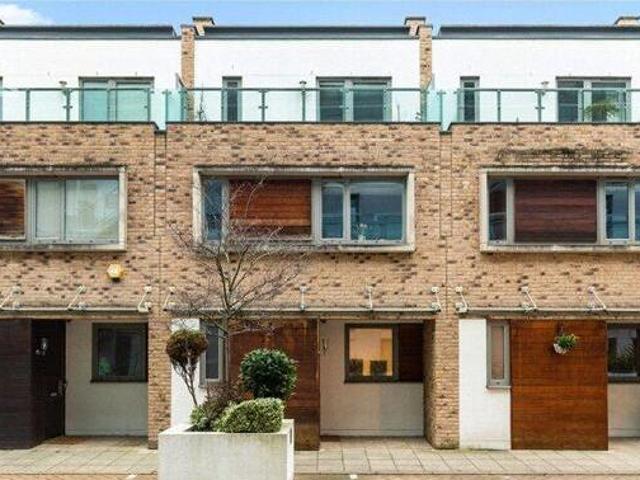 Printers Road, London, 3 Bedroom House