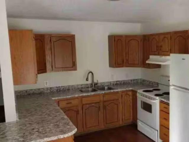 Prior Lake Twin Home available for rent.2 bedrooms 16205 Fran.