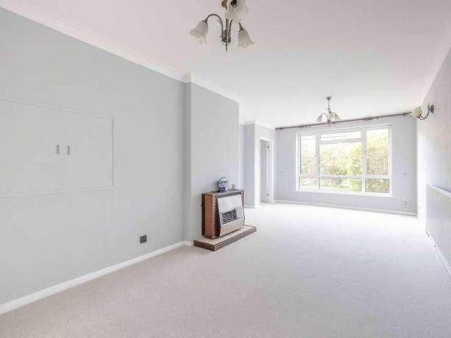 Priors Road, Windsor, SL4