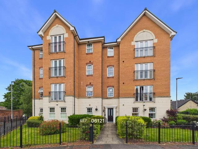 Priory Chase, Pontefract, West Yorkshire WF8, 2 bed flat to rent, £800 pcm | PrimeLocation