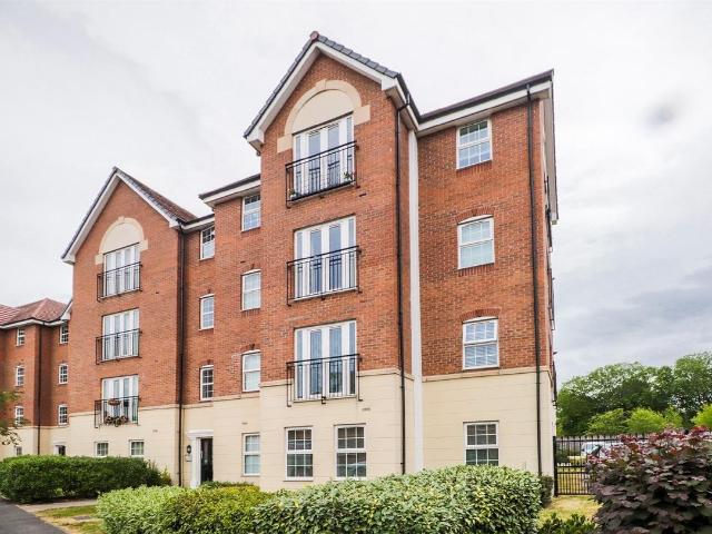 Priory Chase, Pontefract WF8, 2 bed flat to rent, £795 pcm | PrimeLocation