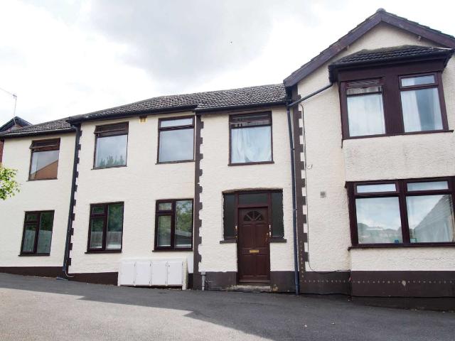 Priory Avenue, High Wycombe HP13, 1 bed flat to rent, £900 pcm | PrimeLocation