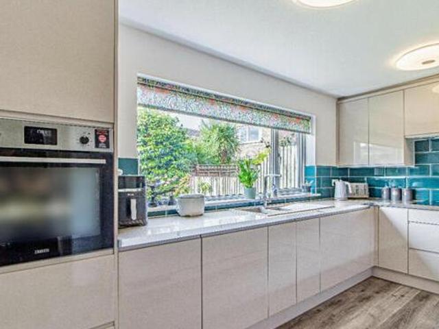 Priory Gardens, 3 Bedroom Detached