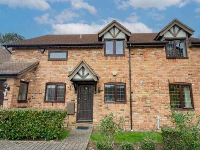 Priory Field Drive, Edgware, 2 Bedroom Maisonette