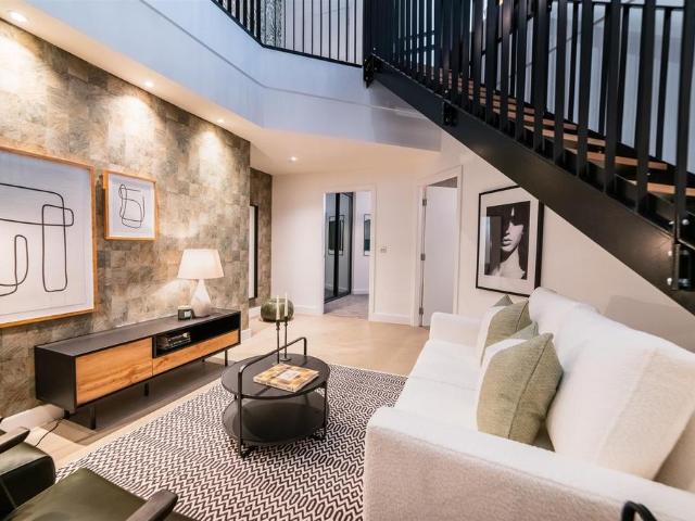 Priory House Lofts, Gooch Street. 2 bed apartment to rent £2,500 pcm £577 pw
