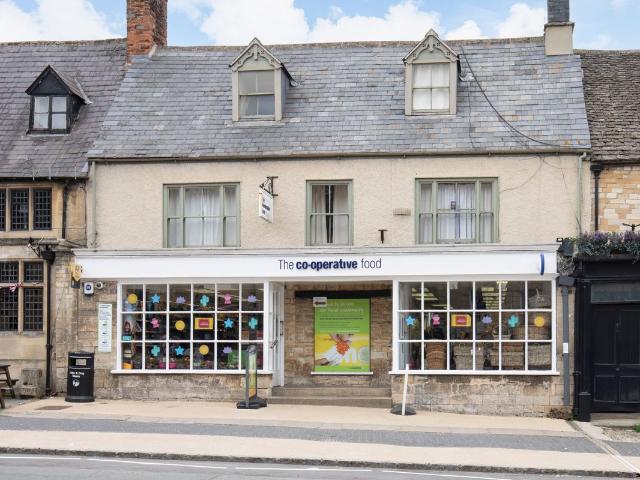 Priory Lane, Burford OX18, 1 bed flat to rent, £950 pcm | PrimeLocation