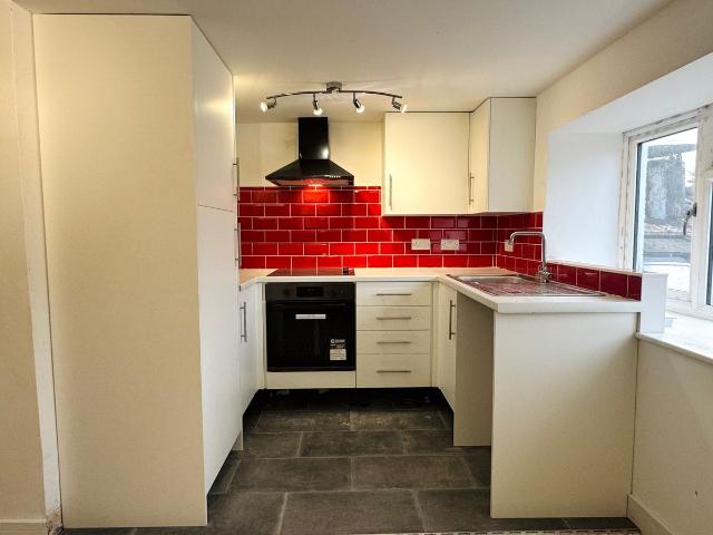 Priory Street, Carmarthen SA31, 2 bed flat to rent, £700 pcm | PrimeLocation