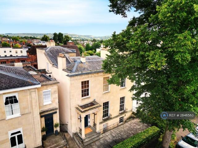 Priory Street, Cheltenham, GL52 2 bed flat to rent £2,100 pcm £485 pw