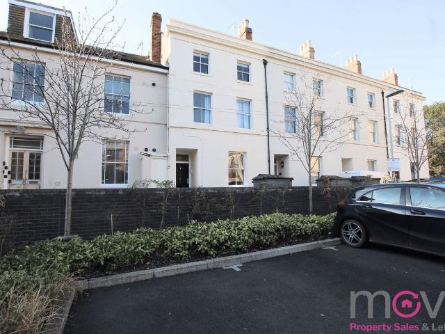 Priory Place, Gloucester GL1, 3 bed flat to rent, £1,200 pcm | PrimeLocation