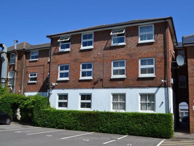 Priory Road, Tonbridge TN9, Studio to rent, £900 pcm | PrimeLocation