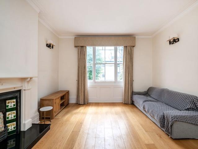 Priory Road, West Hampstead NW6, 2 bed flat to rent, £2,730 pcm | PrimeLocation