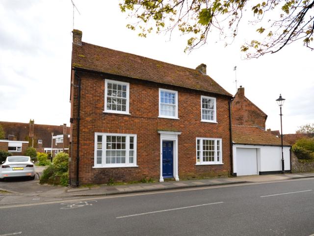Priory Road, Chichester, PO19