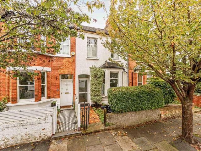 Priory Road Chiswick 1 bed apartment to rent £1,700 pcm £392 pw