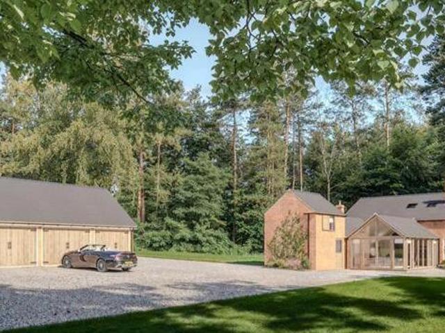 Priory Road, Dodford, 4 Bedroom Detached