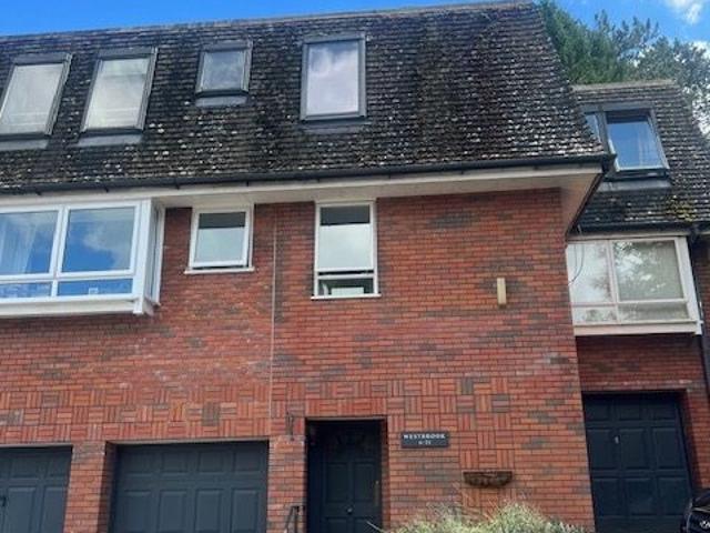 Priory Road, Forest Row RH18, 2 bed flat to rent, £1,300 pcm | PrimeLocation