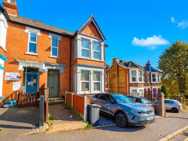 Priory Road, High Wycombe HP13, Room to rent, £800 pcm | PrimeLocation