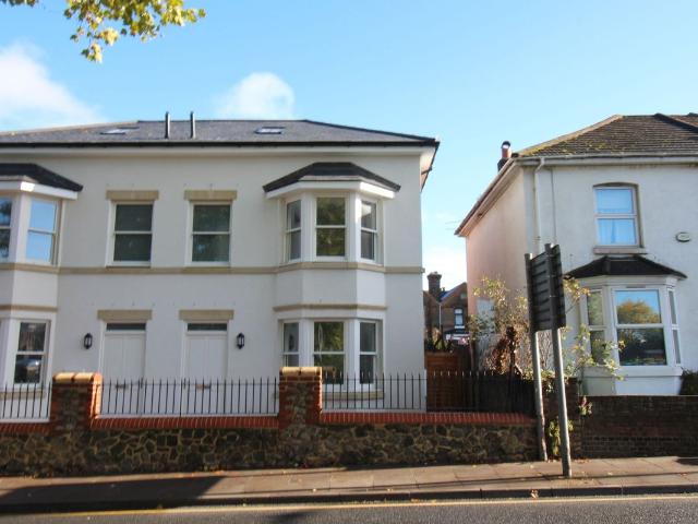 Priory Road, Maidstone ME15, 4 bed semi detached house to rent, £2,000 pcm | PrimeLocation