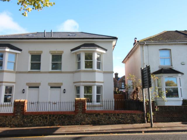 Priory Road, Maidstone, ME15 6NL