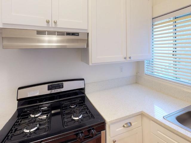 PRK Park View Apartments Studio Apartment for Rent at 830 S Park View St, Los Angeles, CA 90057 MacArthur Park