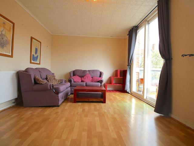 Prusom Street, London E1W, 3 bed flat to rent, £2,700 pcm | PrimeLocation