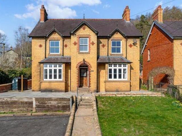 Pwllglas, Ruthin, 5 Bedroom Detached