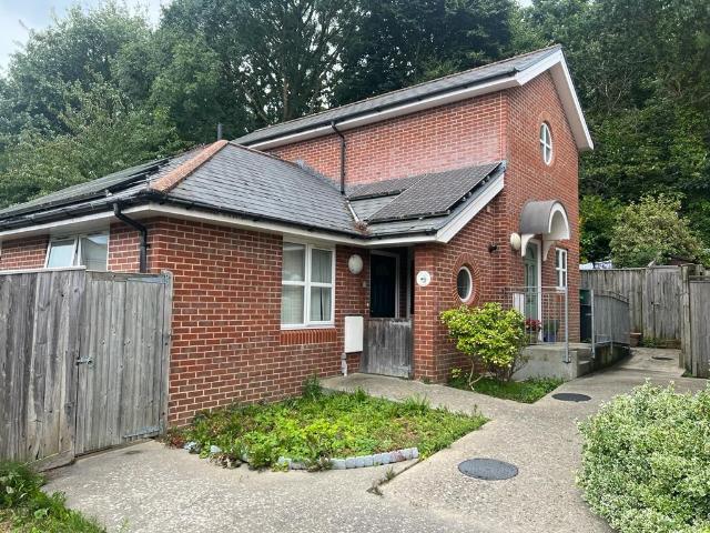 Pump Mews, Freshwater PO40, 1 bed bungalow to rent, £850 pcm | PrimeLocation