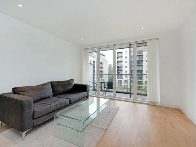 Pump House Crescent, TW8, London