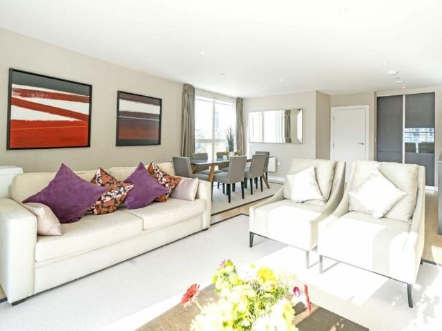 Pump House Crescent, TW8, London