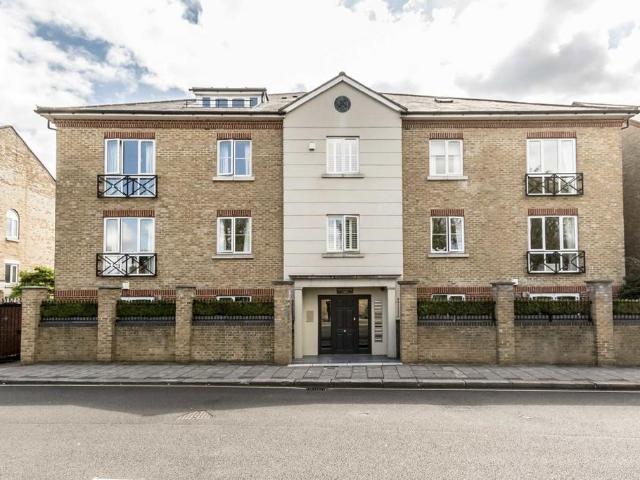Pumping Station Road, London W4 2 bed flat to rent £2,300 pcm £531 pw