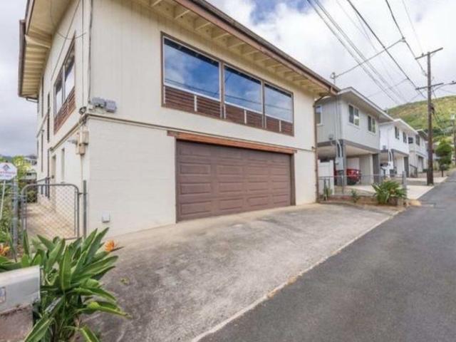 Punchbowl area. Room available 06/25/26
