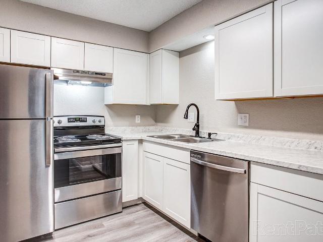 Puckett Pointe 1 Bedroom Apartment for Rent at 3027 Puckett Rd, Kansas City, KS 66103 Rosedale